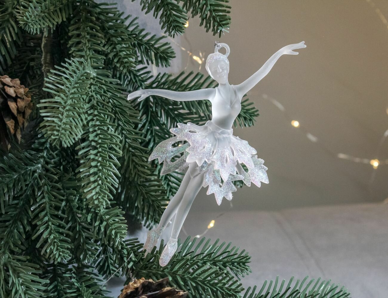 Акриловая ёлочная игрушка балерина-волшебство, прозрачно-матовая с радужным глиттером, 15 см, Forest Market 200661A