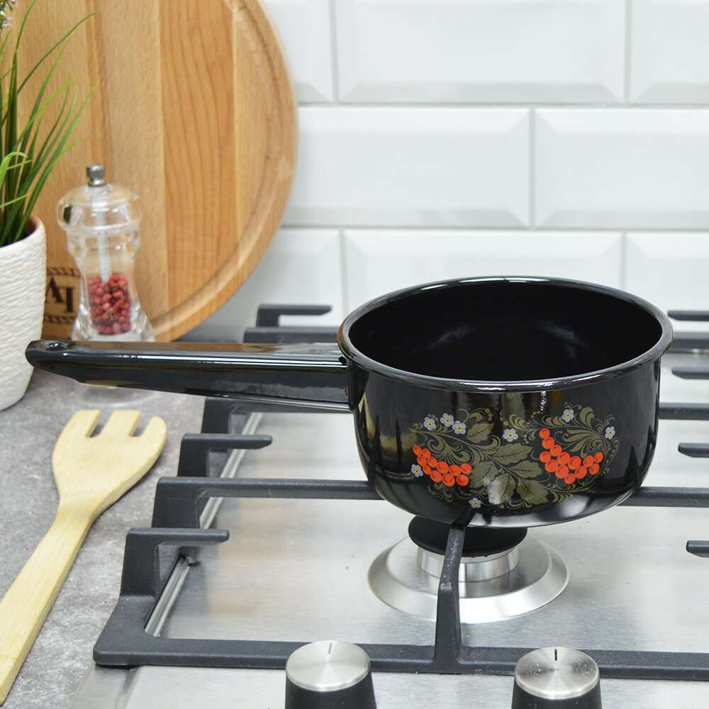 Ковш эмалированный "Рябина" 1л, черный с красным декором, сталь, 15x29.5см