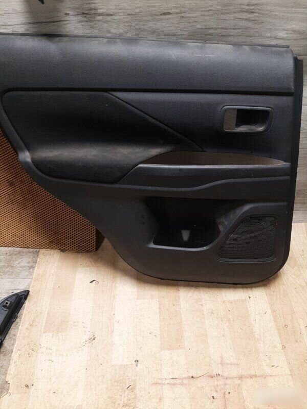 Дверная карта задняя левая Mitsubishi Outlander 3 Б/У с пробегом