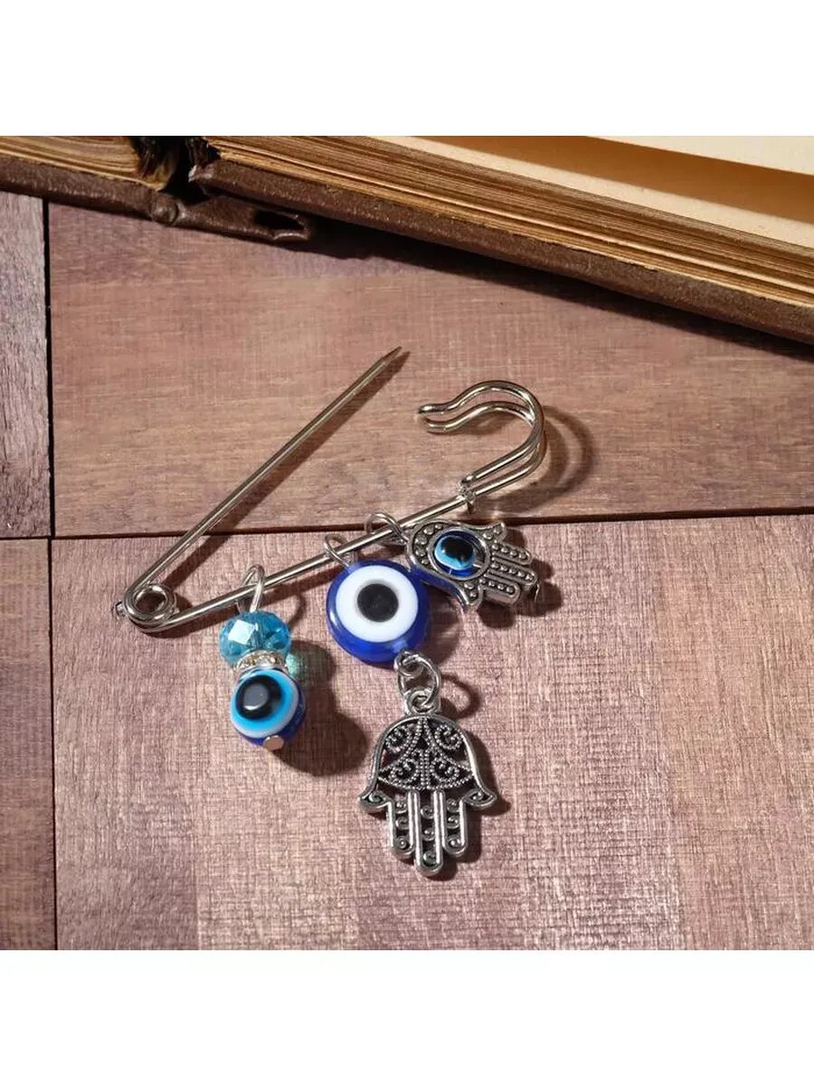 Брошь, пластик