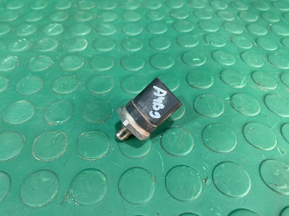 Датчик давления топлива Audi A4 B9 (2015—2020) 06J906054J