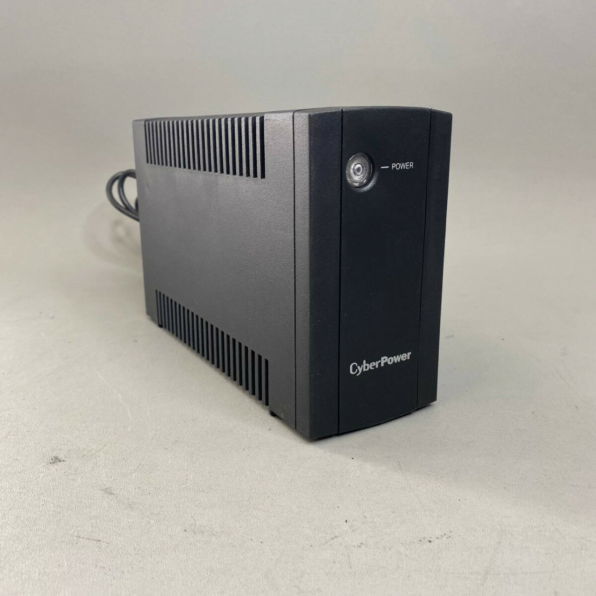 Источник бесперебойного питания Cyberpower Line-Interactive UTC850E