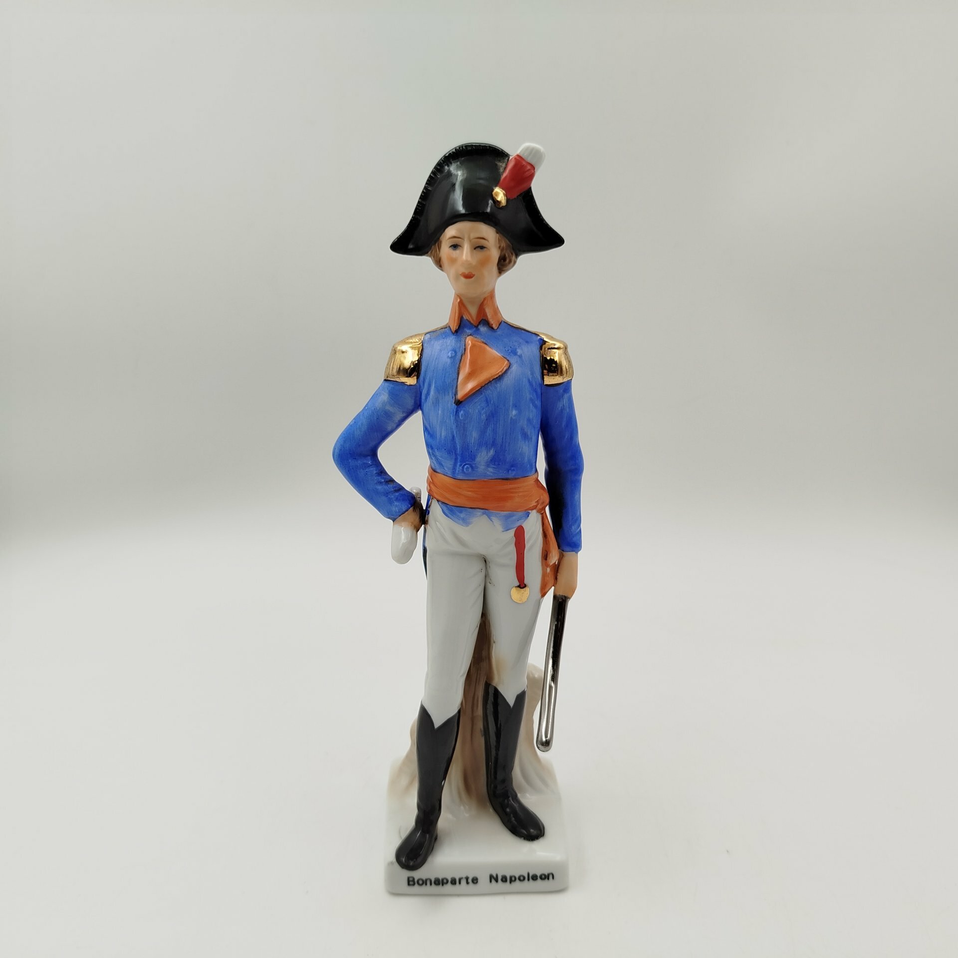 Статуэтка "Наполеон Бонапарт", фарфор, роспись, золочение, Западная Европа