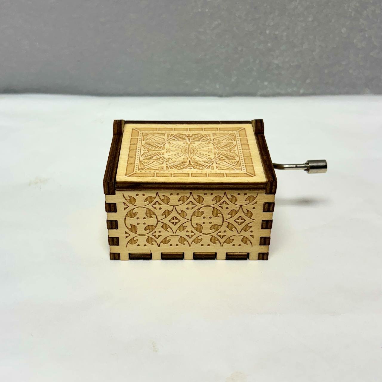 Музыкальная шкатулка-шарманка по фильму "Гарри Поттер" деревянная