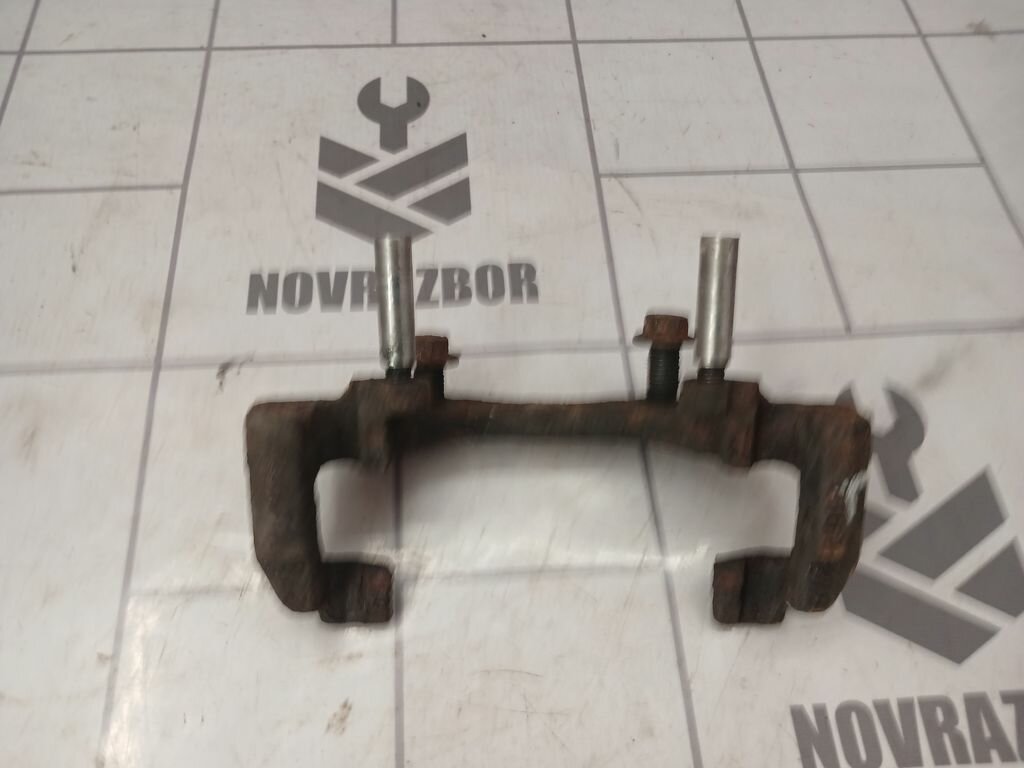 Скоба суппорта переднего Ford Focus 2 05-08