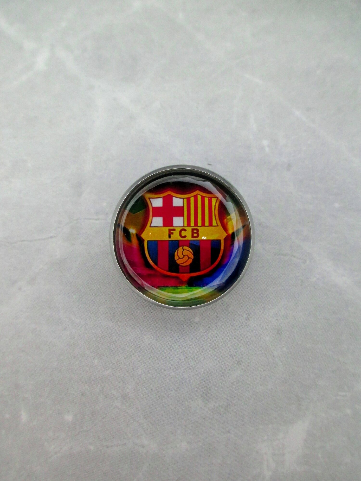 Значок футбольный клуб BARCELONA Барселона диаметр 25мм
