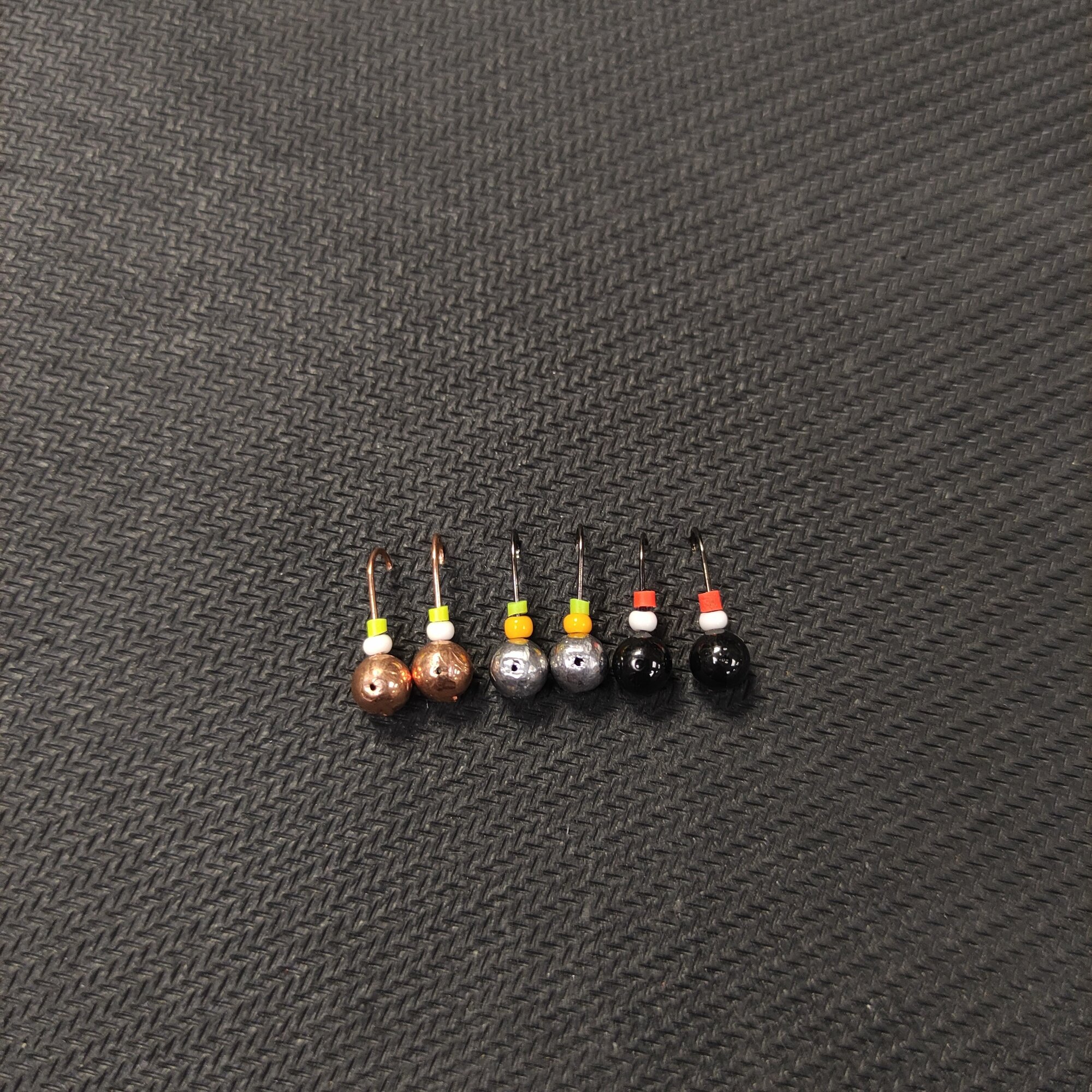 Мормышка литая Шар с бисером 0.5гр медь, серебро, черная (6шт)