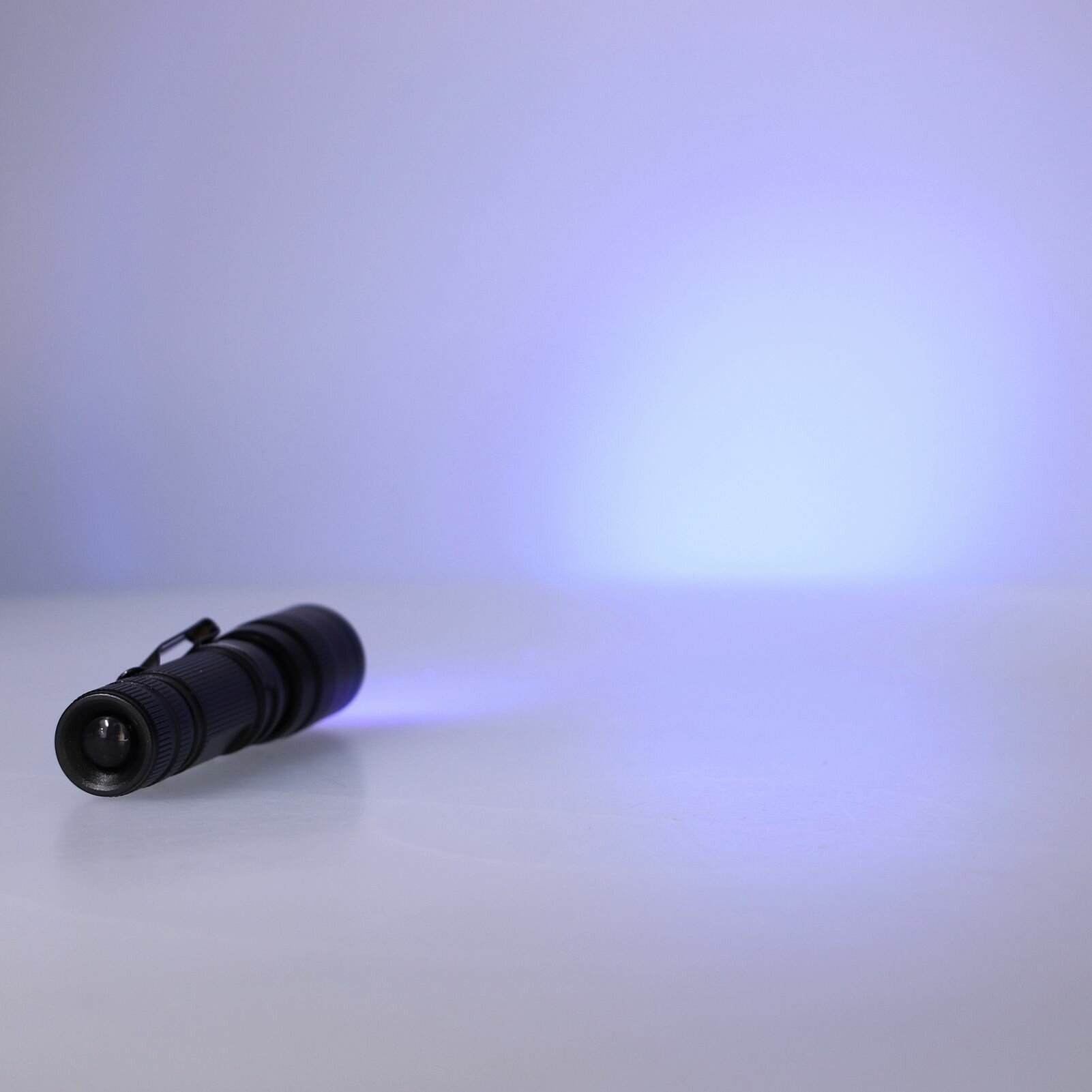 Мини-УФ-фонарик с телескопической фокусировкой, портативный фонарик 365 нм для обнаружения банкнот, нефрита, ночного поиска