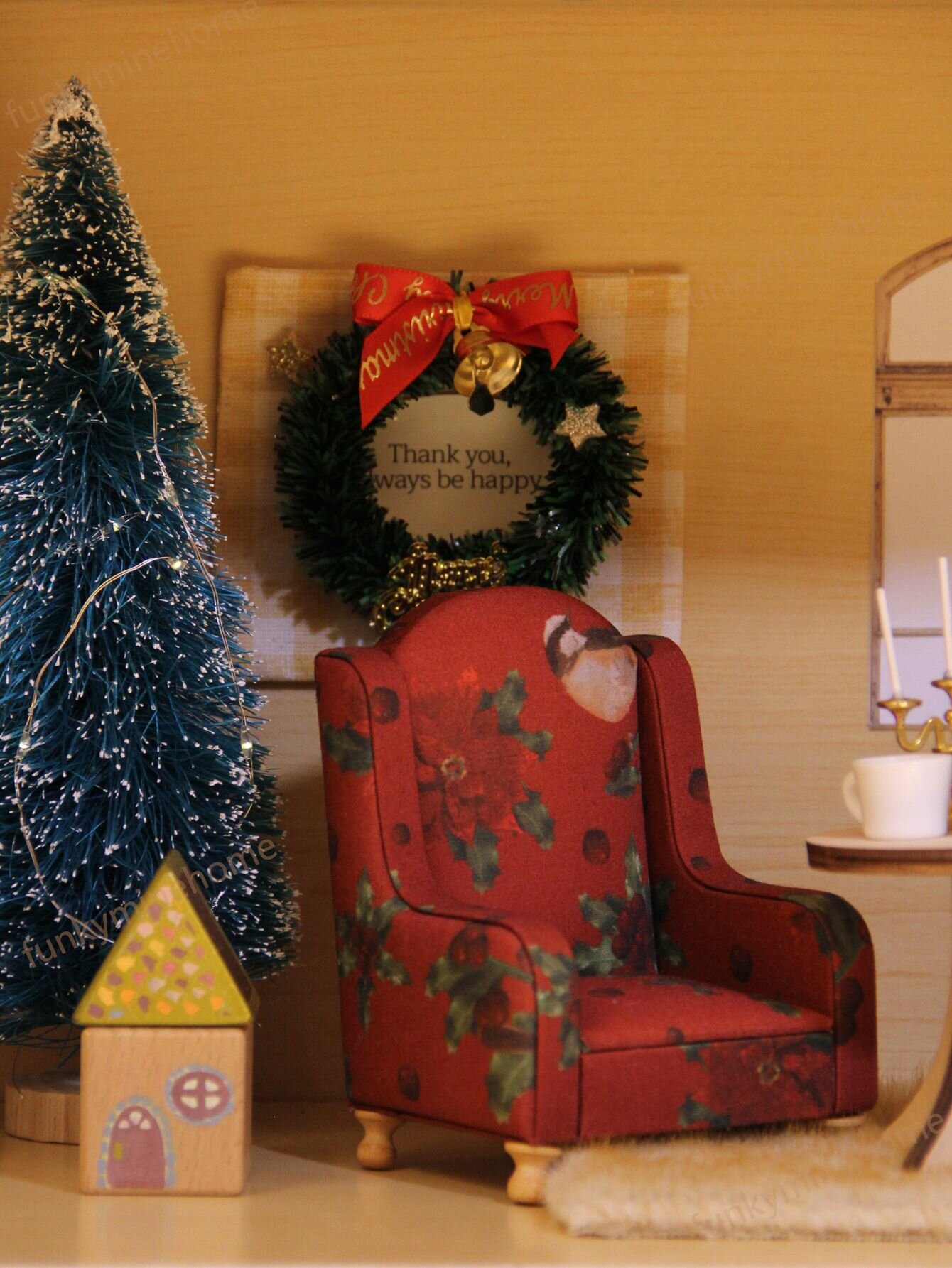 Миниатюрная кукольная мебель: тканевый диван для кукольного дома BJD OB11, 3 варианта расцветки красный