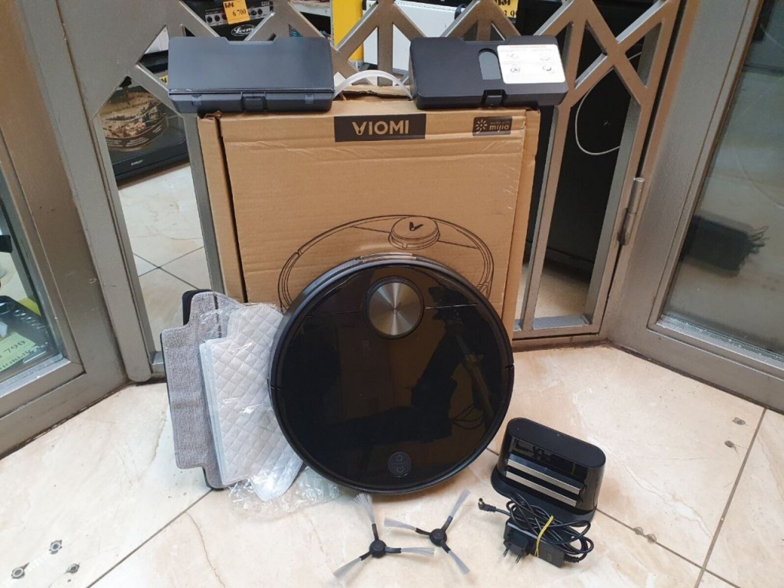 Робот-пылесос Viomi V3, черный