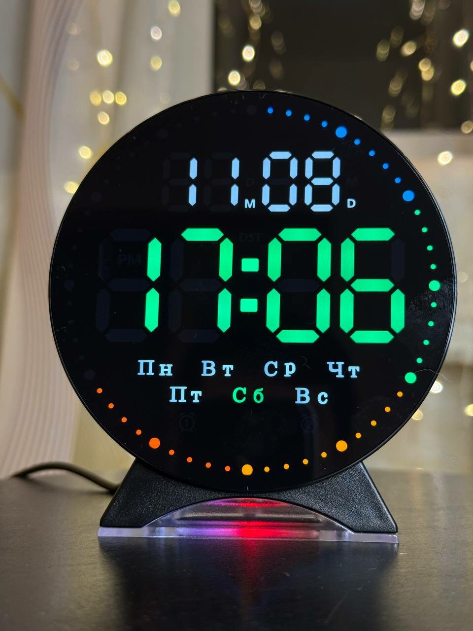 Часы настольные электронные