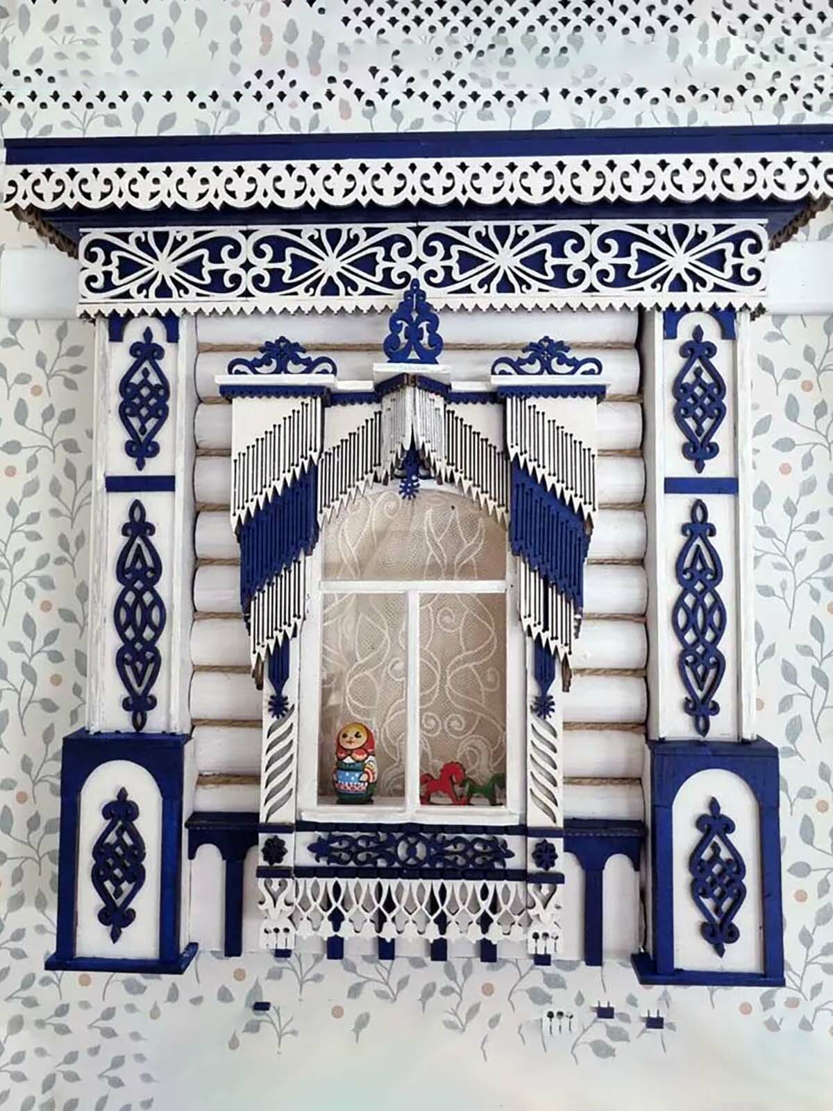 Модель резного наличника из Ярославля/Костромы "Бахромчатый" с красками и клеем, 288 деталей, 280х70х280, М.1:12, Россия