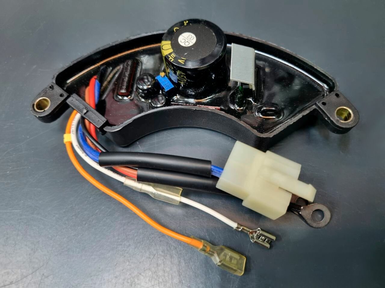 Блок AVR Champion (1 колодка 2 провода + 3 провода), для генератора Champion DG6000E-3, оригинал, арт. 029030640108