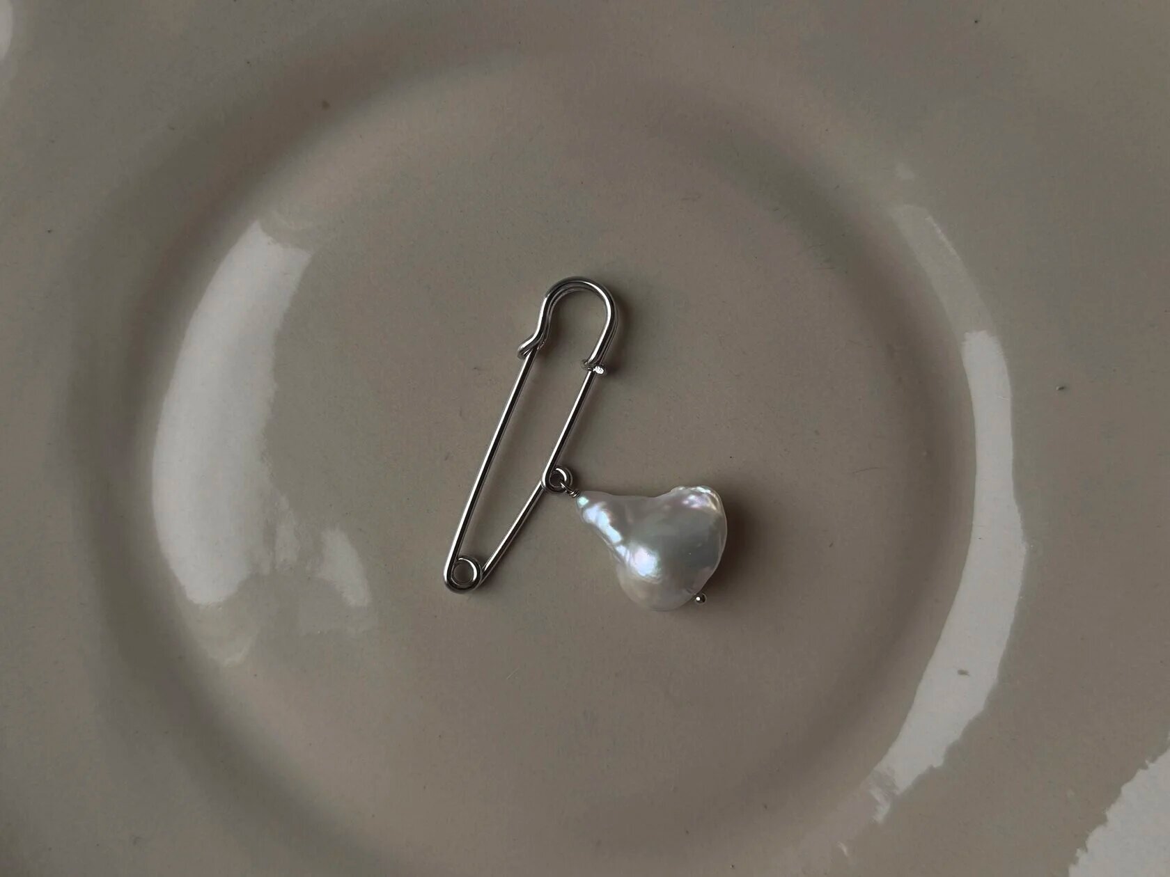 Брошь, жемчуг пресноводный культивированный, жемчуг пресноводный, жемчуг культивированный