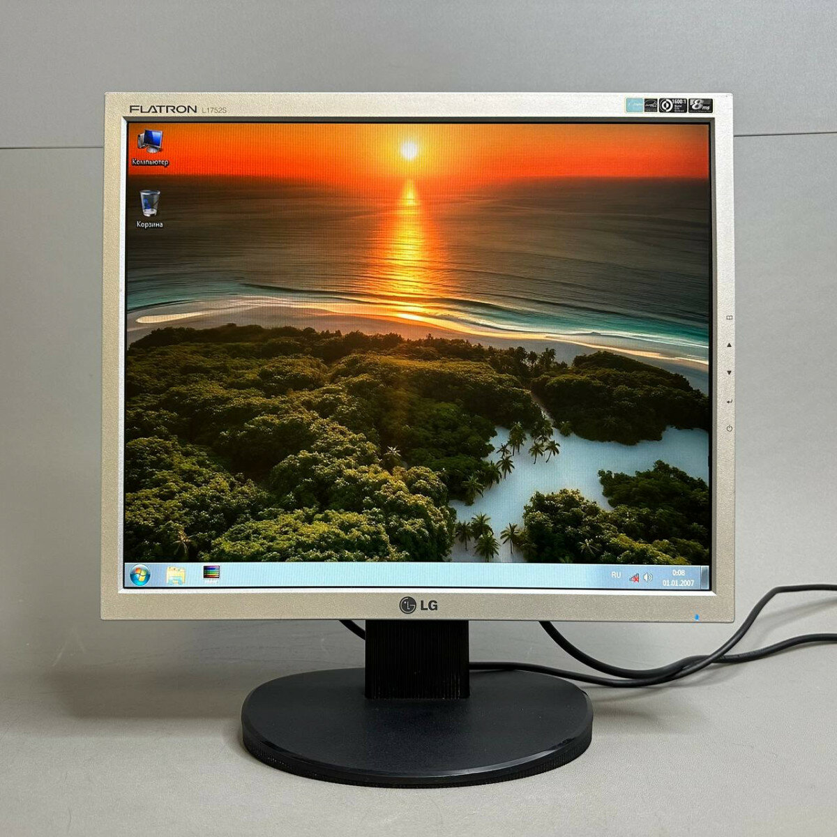 17" Монитор LG Flatron L1752S-SF, 1280x1024,TN, серый