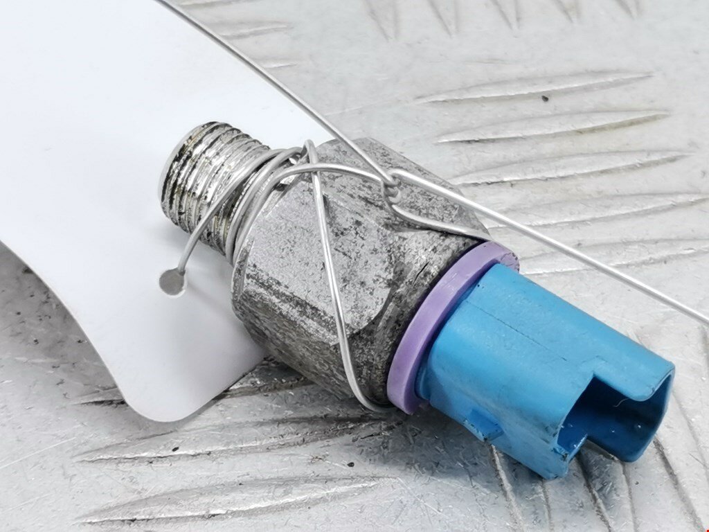 Датчик давления масла Peugeot 206 9677899580 арт. 1827045