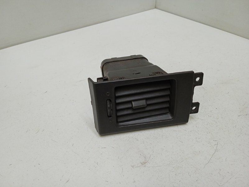 Б/У Лада Приора Дефлектор воздушный Лада Приора 2008 Лев. 142471 LADA арт. 21708104043