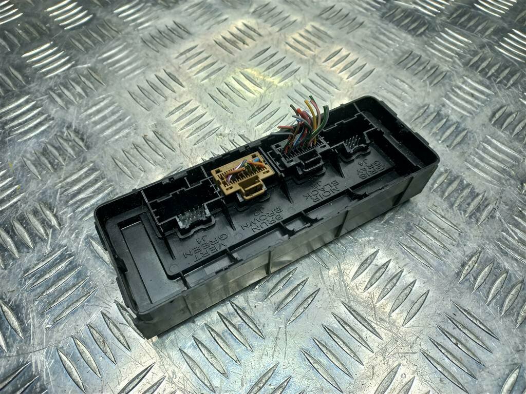 Блок управления Б/У для CHEVROLET Cruze I (2009—2012) 13501658