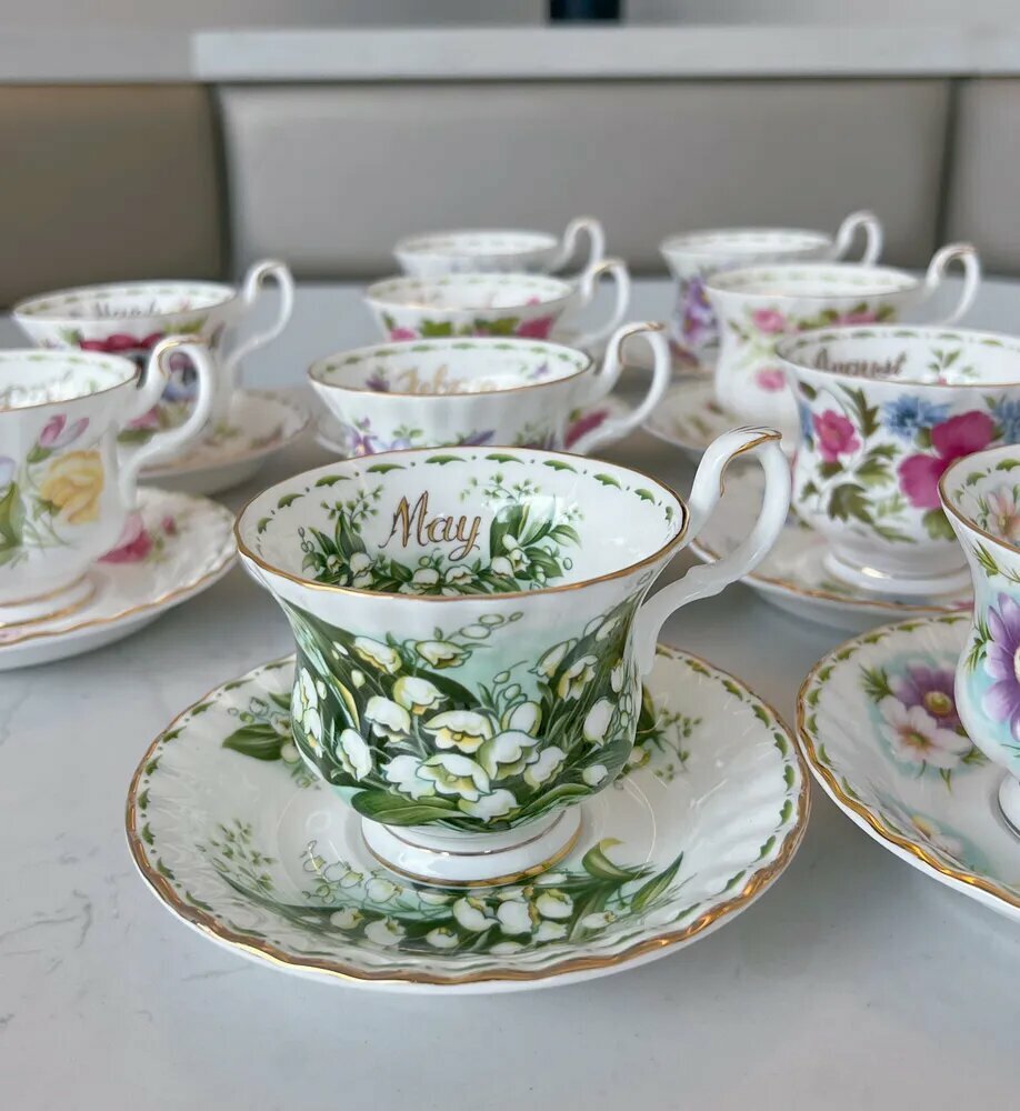 Чайная пара Royal Albert. Серия "Цветок месяца". Англия. Костяной фарфор. Клеймо 70-е гг. Сузуран в мае