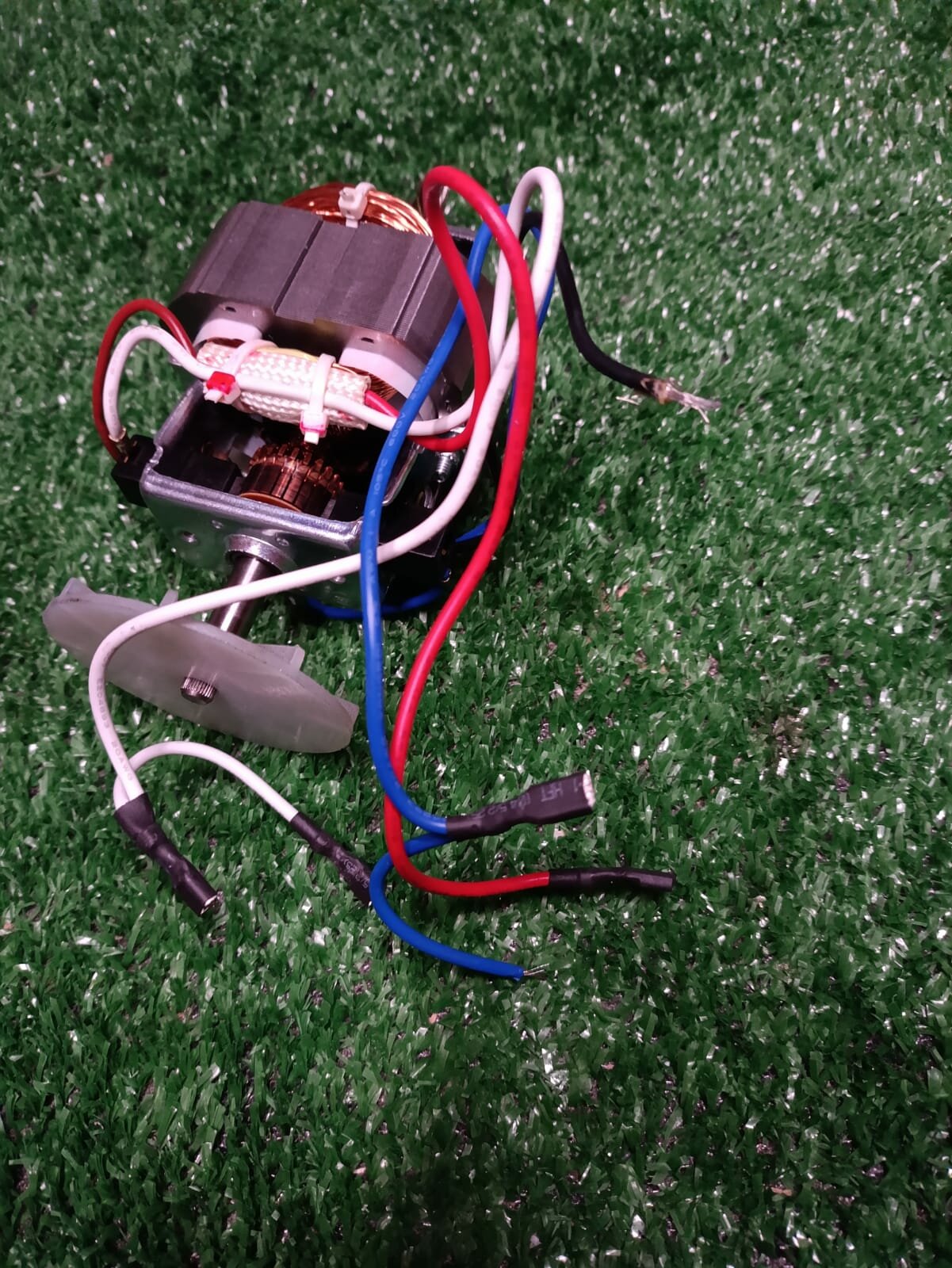 Двигатель HC7625M230 для мясорубки Leran MG-120 (с разбора)