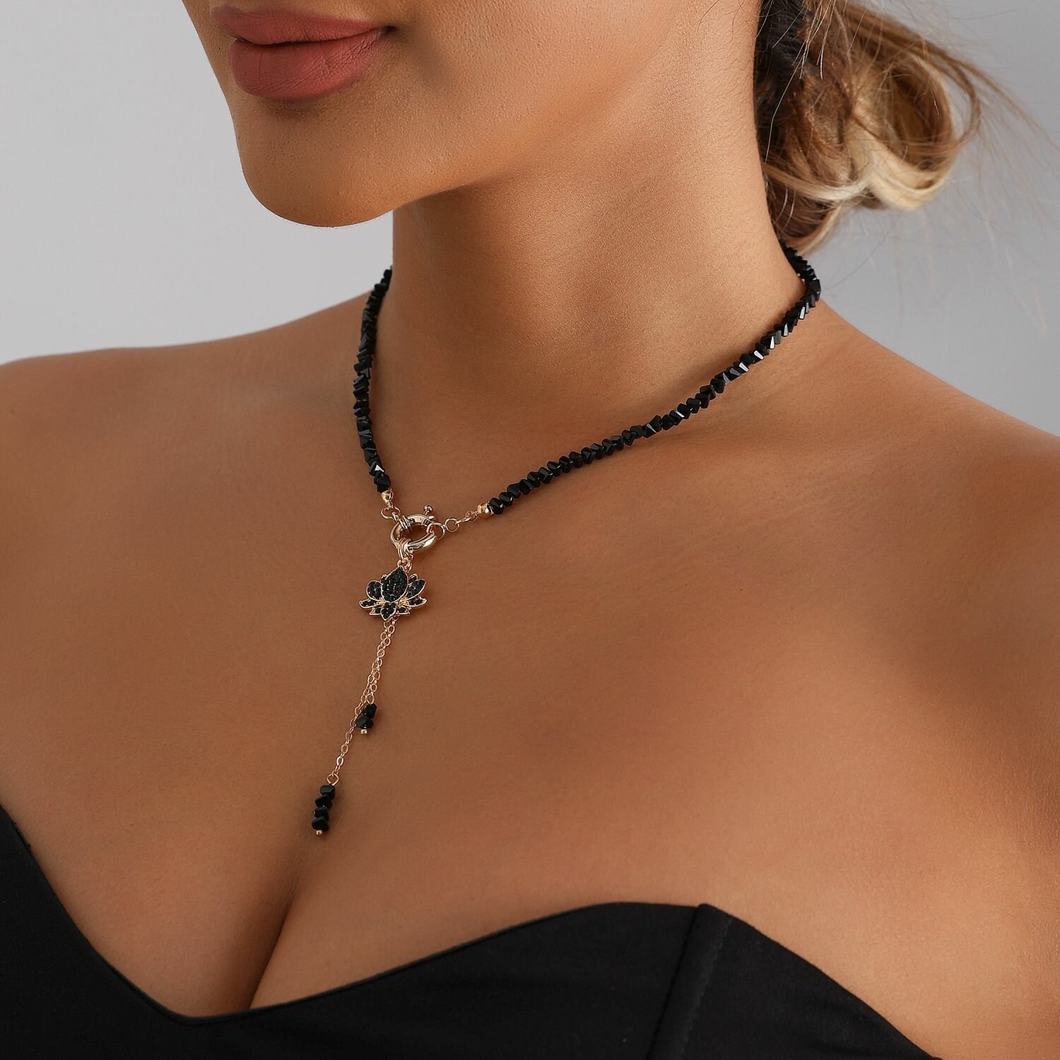 Колье, стекло