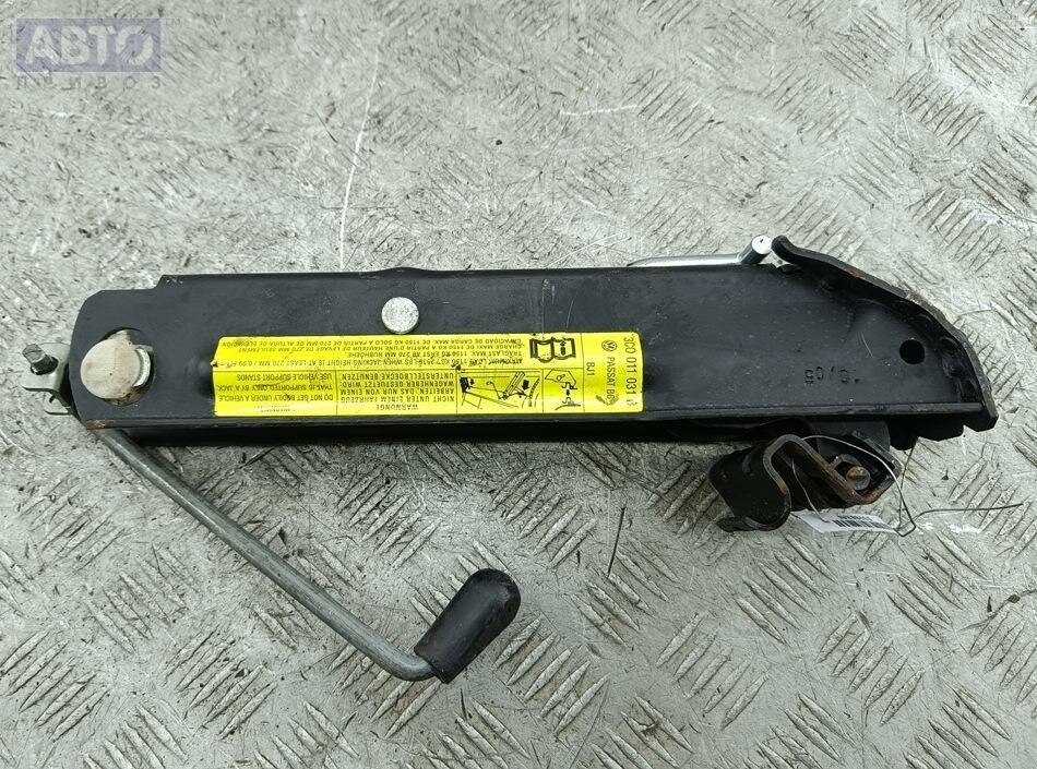 Домкрат Volkswagen Passat B6