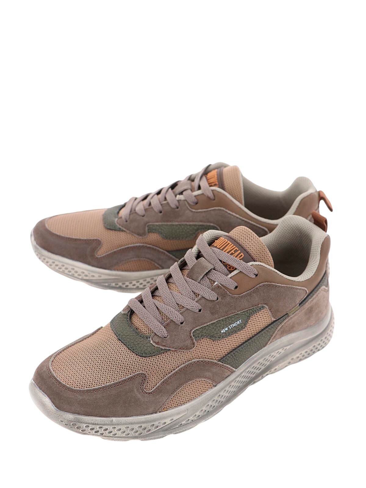 Кроссовки повседневные