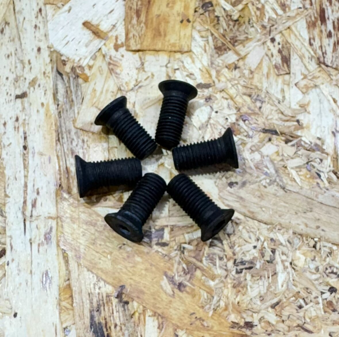Винты сцепления урал/днепр/к-750/м-72 каленные. TORX (под звездочку) 6шт