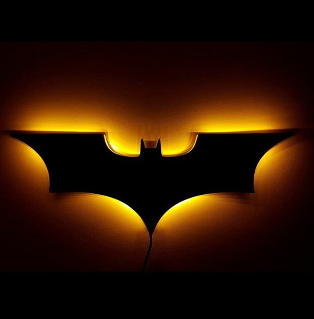 Светильник настенный светодиодный "Бэтмен" 40x17см с дистанционным управлением, декоративный ночник. Беспроводной