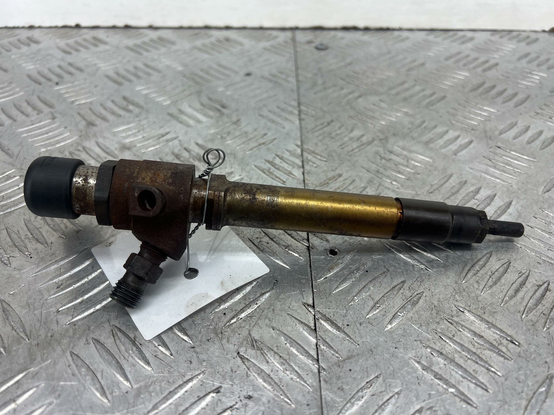 Форсунка топливная Land Rover Discovery 3 L319 2007 7H2Q9K546CB