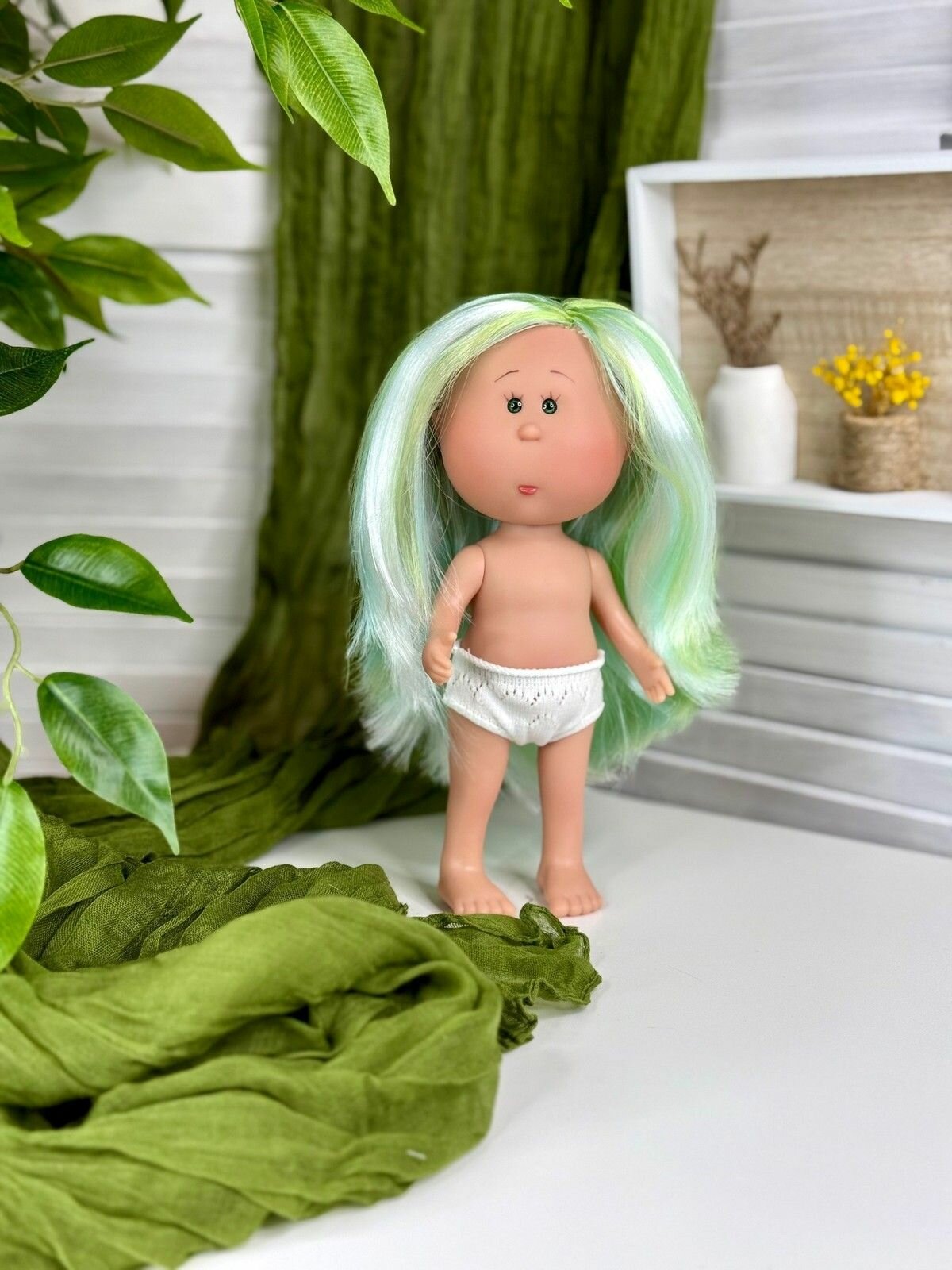Кукла для девочки виниловая 23 см Маленькая Мия без одежды