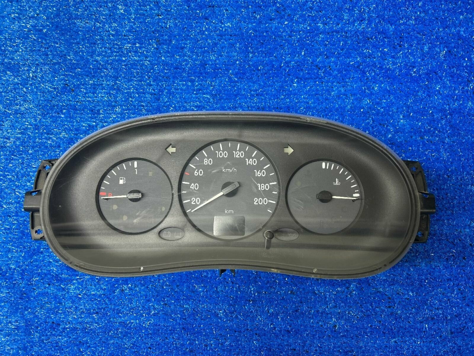 Панель приборов Renault Symbol седан K7JA700 2003 8200104457