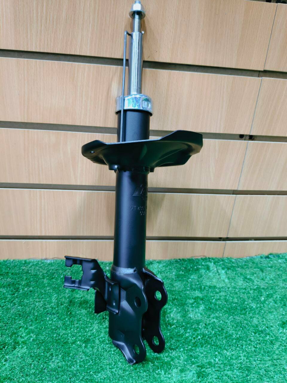 Амортизатор Nissan Almera (N16E) 00-Sunny Fb15, Classic B10 передний левый газмасл. (AT) Чехия