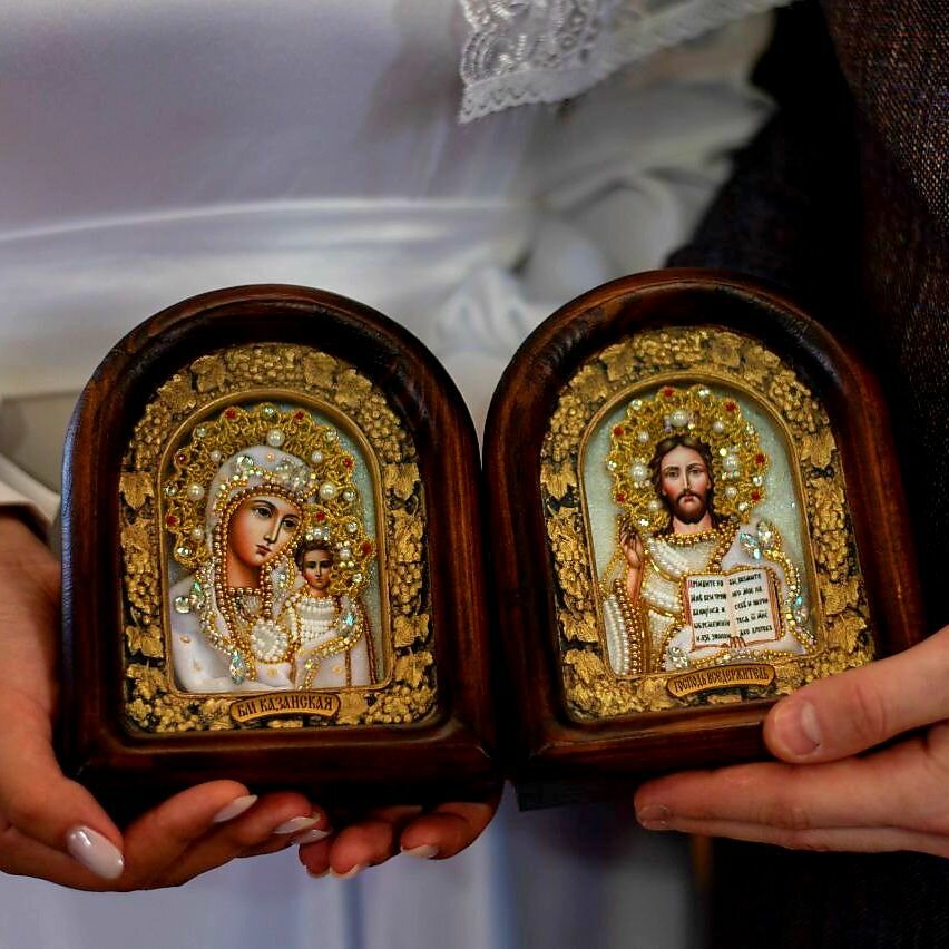 Икона Венчальная пара освященная на дереве с бисером дивеевская 14-11 см