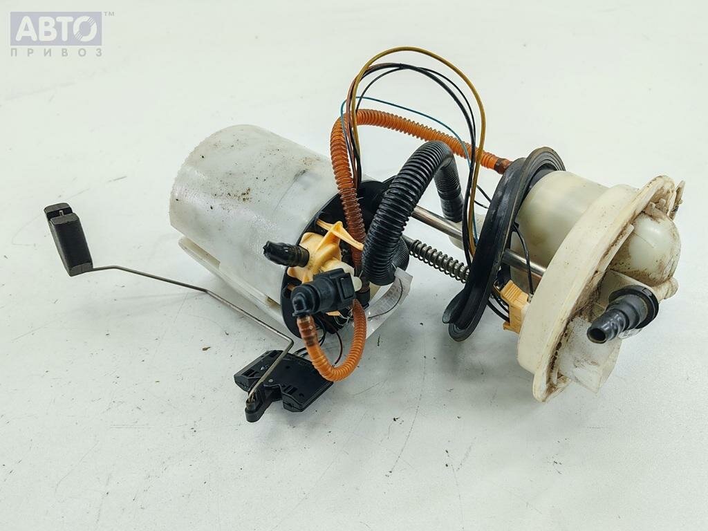 Насос топливный Volkswagen Passat B6