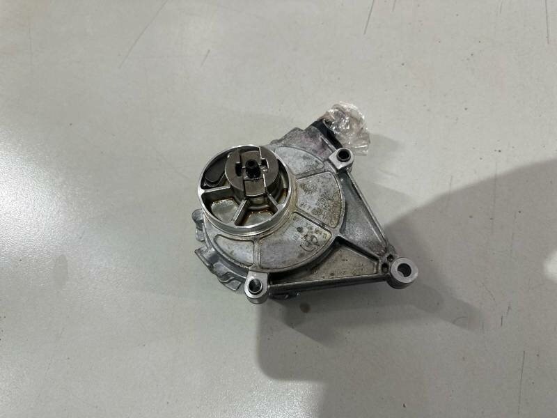 Насос вакуумный BMW 3-series F30/F31 2011-2019