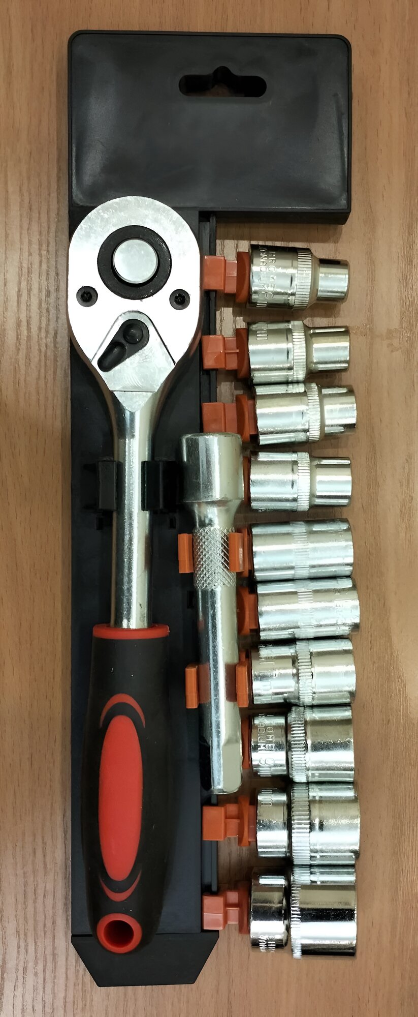 Набор торцевых головок с трещоткой 8-24 мм, ключ трещоточный 245 мм, удлинитель 118 мм