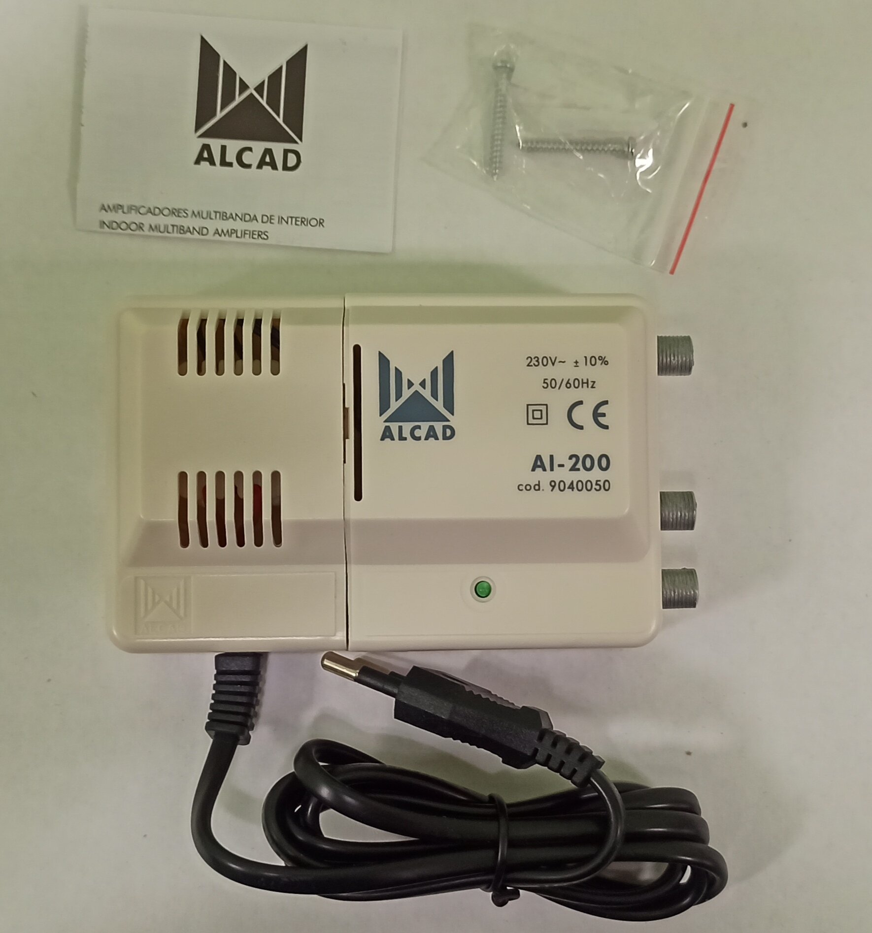 Усилитель телевизионного сигнала Al-200, 2 выхода, для эфирного и кабельного тв.