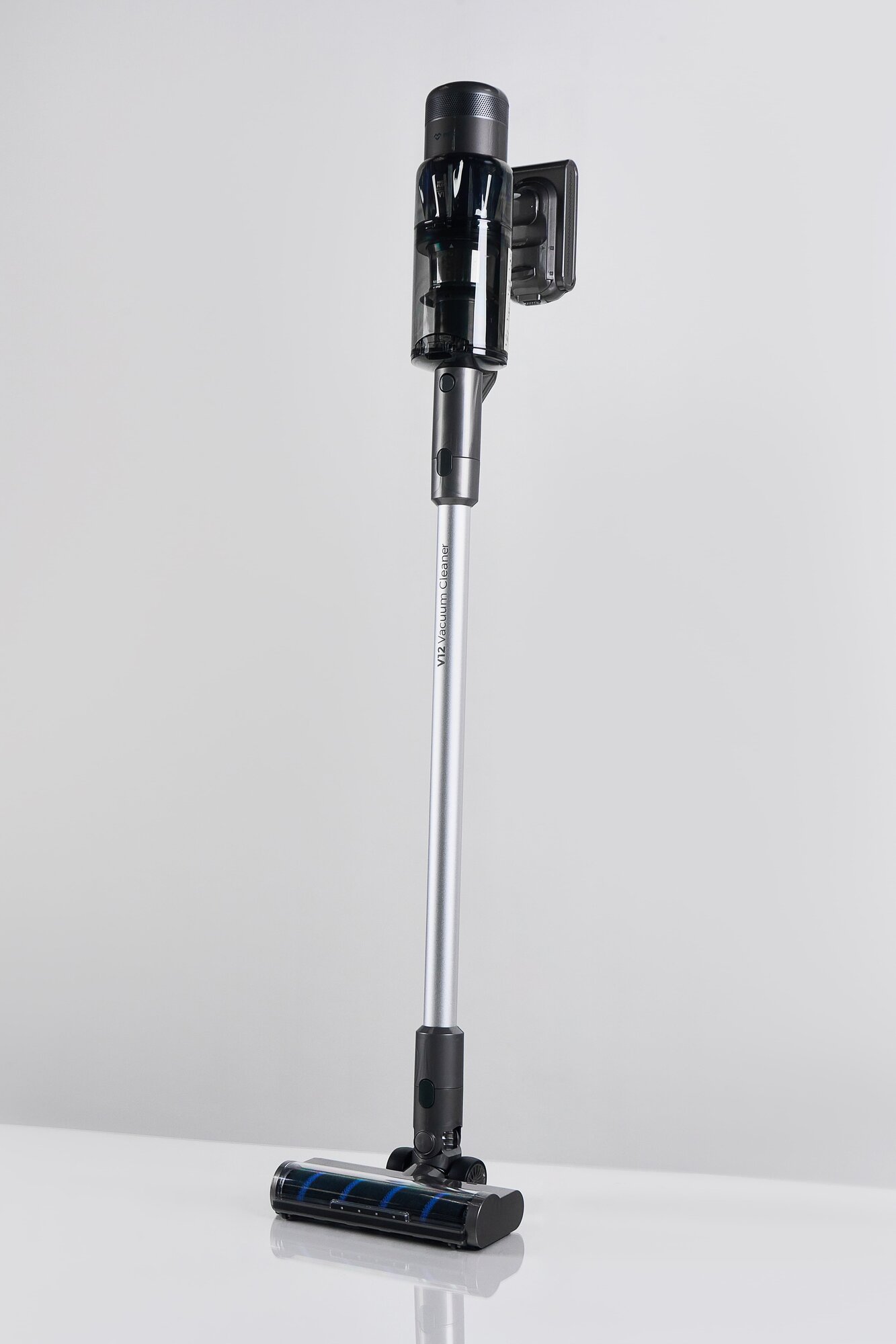 Пылесос вертикальный беспроводной для дома Miko V12, мощный 700 Вт