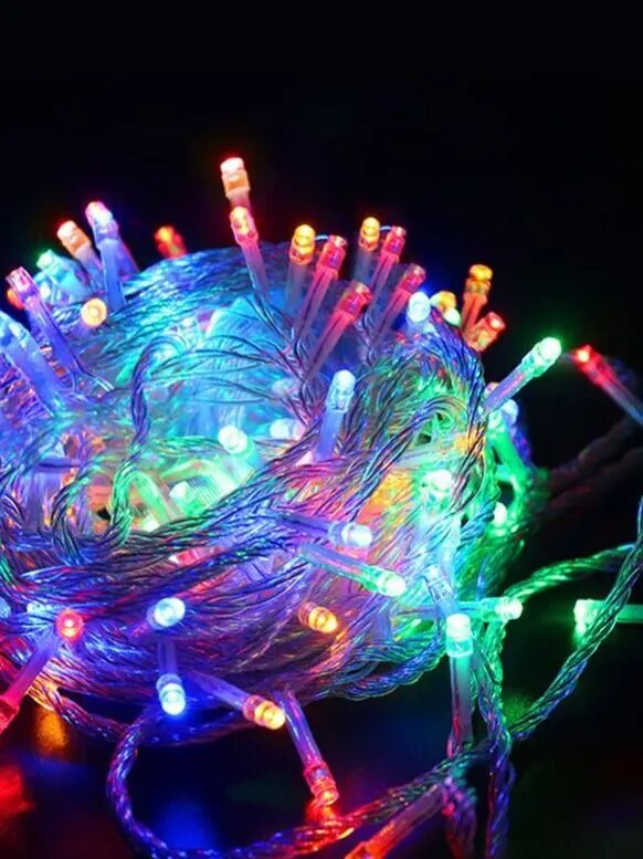 Электрогирлянда интерьерная 10м нить. Светодиодная LED новогодняя гирлянда 100 ламп, питание от сети 220в с защитой от влаги IP44.
