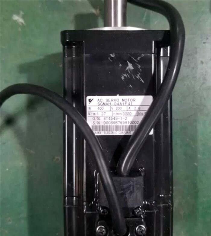 Модуль YASKAWA SGMAH-04A1F41 Servo Motor