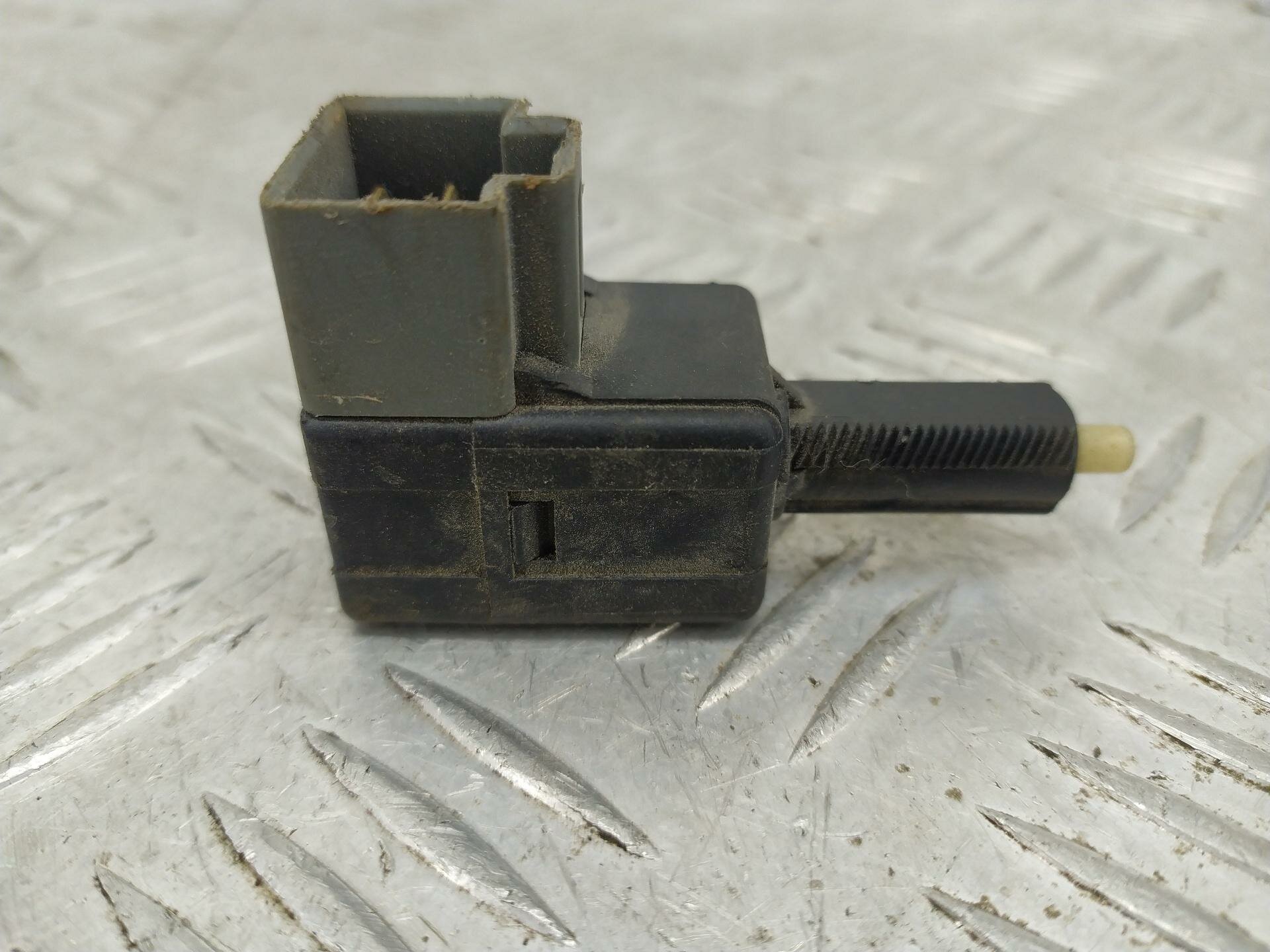 Датчик педали тормоза (лягушка) Hyundai Solaris рест. (2014 - 2017)