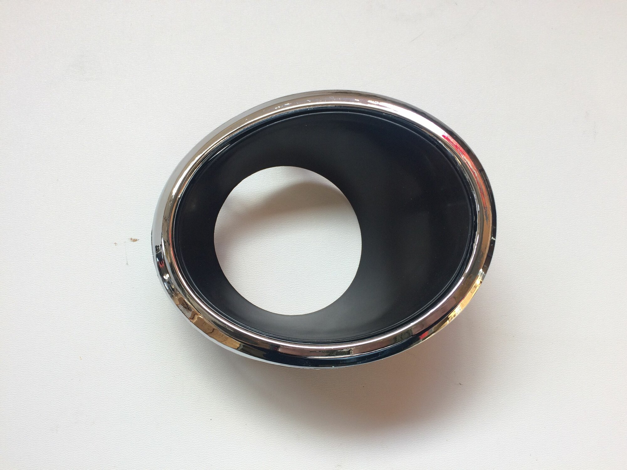 Рамка противотуманной фары правая H30 CROSS (6104402AA)