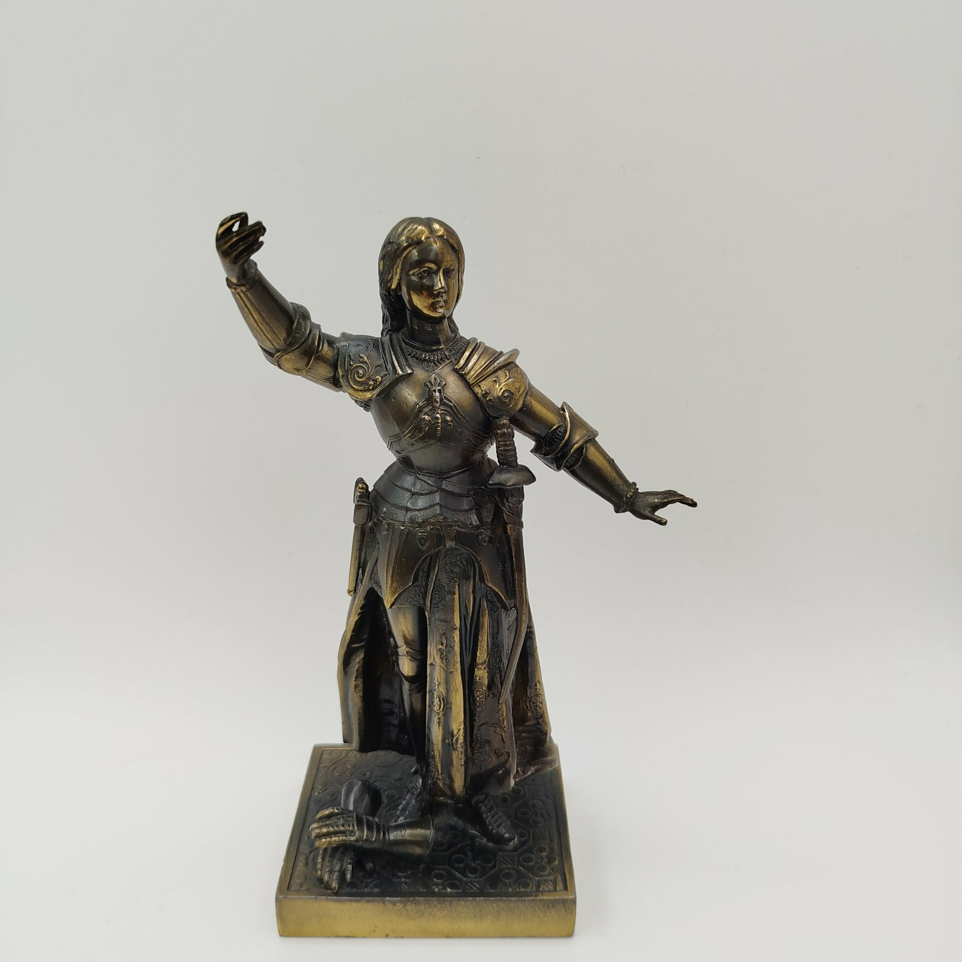 Статуэтка "Жанна д’Арк", металл, литье, формовка, Франция, 2010-2015 гг.