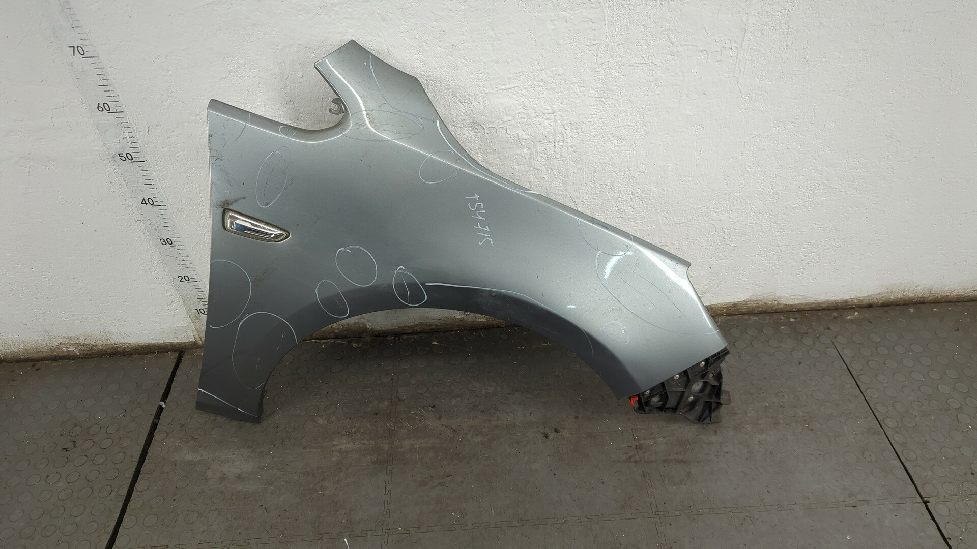 Крыло правое переднее Opel Astra J Б/У