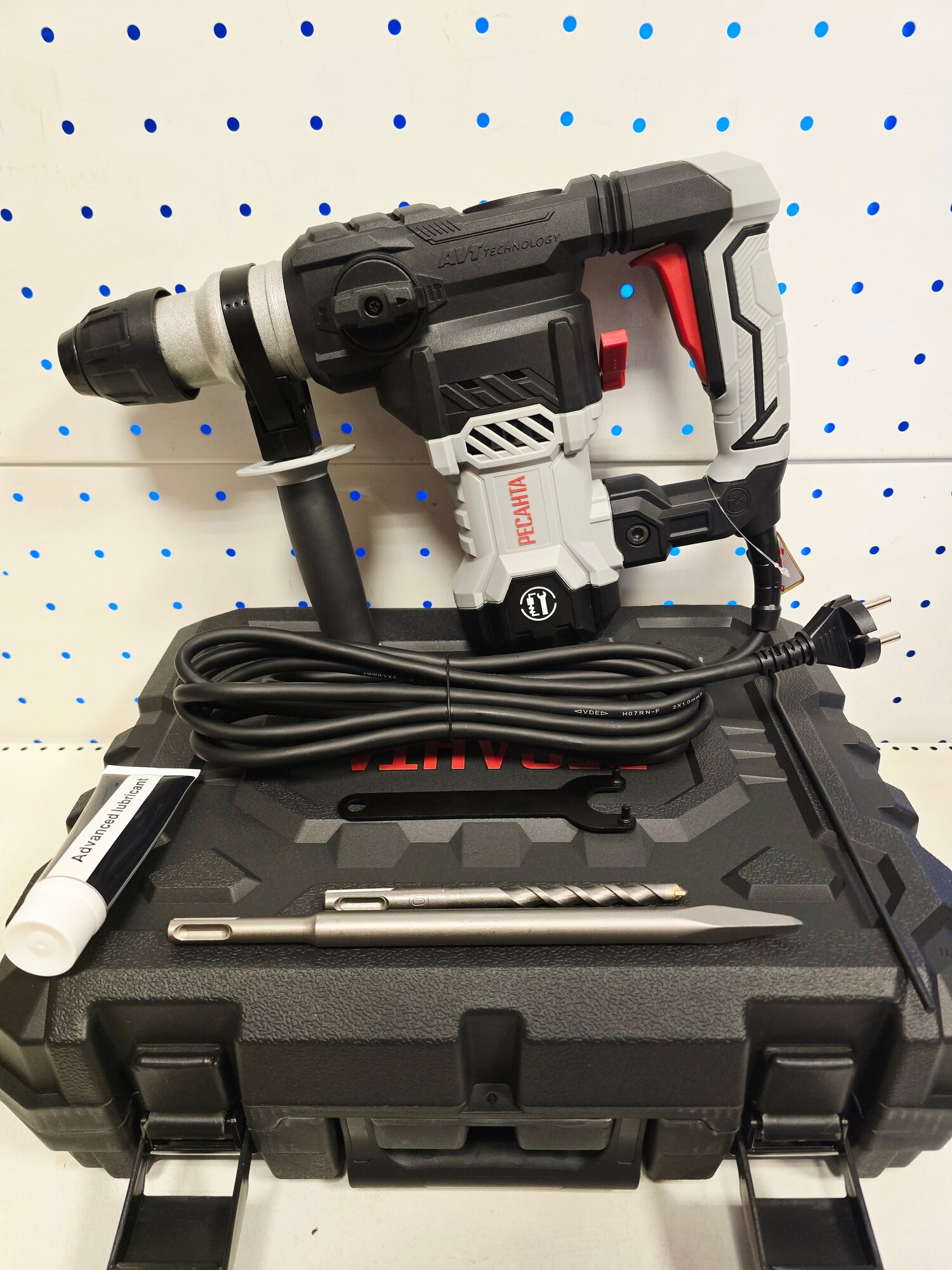 Мощный сетевой перфоратор Ресанта П-32-1400КВ, 1400Вт, 5,2Дж, 3 режима, ABC система, кейс