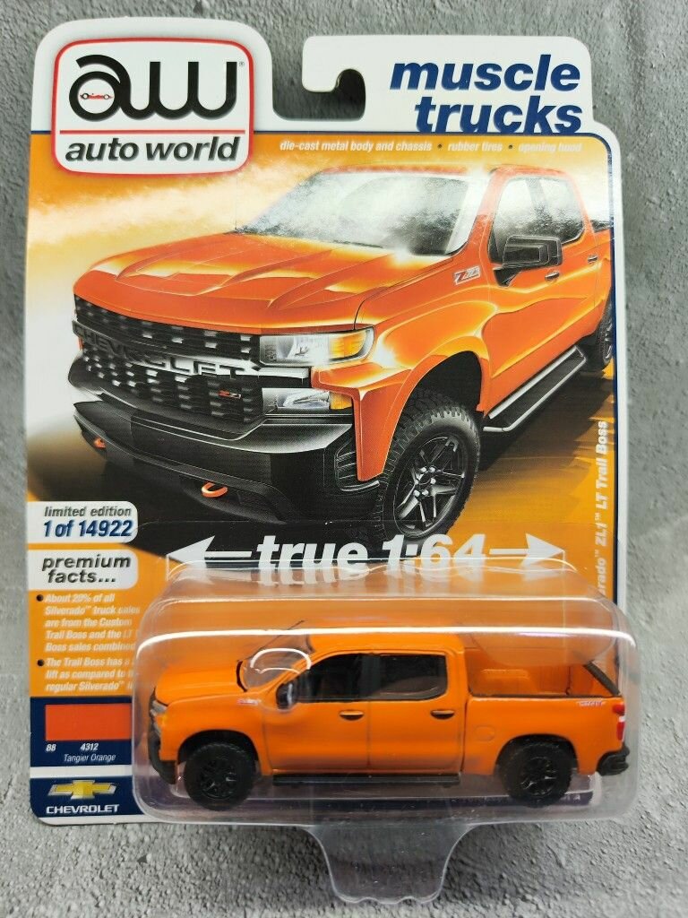 Auto World, литая модель 1:64(Шевроле Грузовик BOSS)