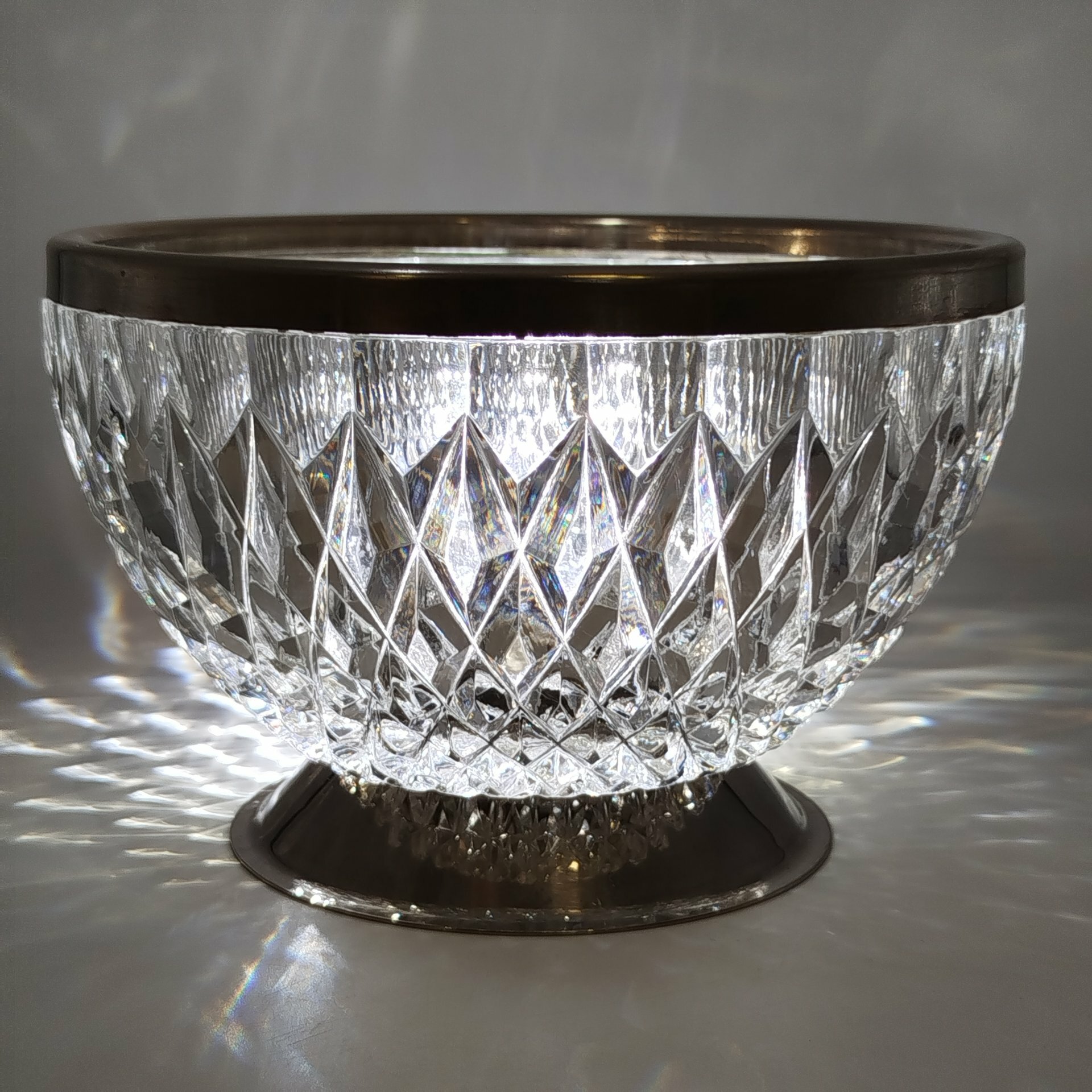 Ваза (конфетница, фруктовница) с металлической ножкой и ободком, хрусталь