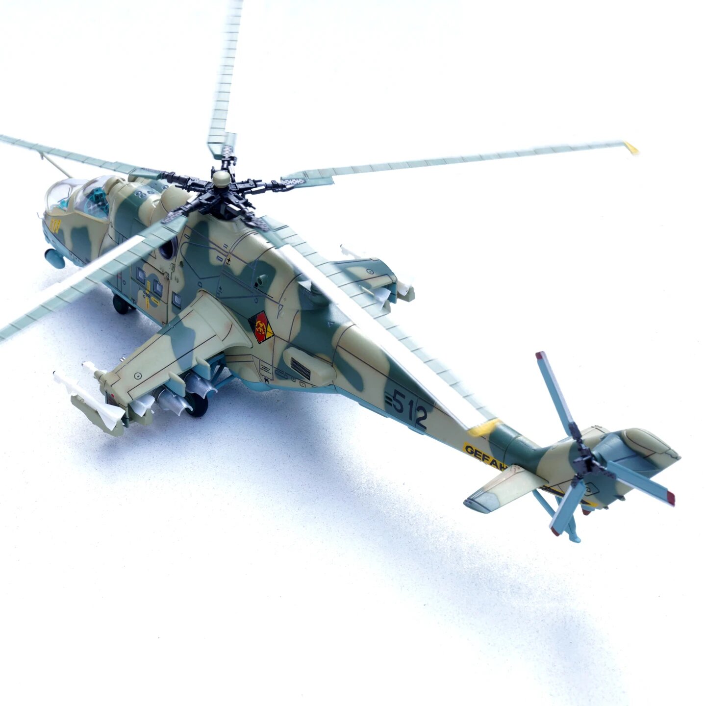 Модель вертолета Ми-24 1:72