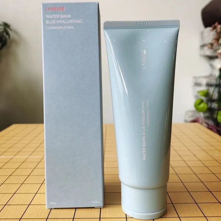 Пенка для умывания с гиалуроновой кислотой 100ml LANEIGE Water Bank Blue Hyaluronic Cleansing Foam